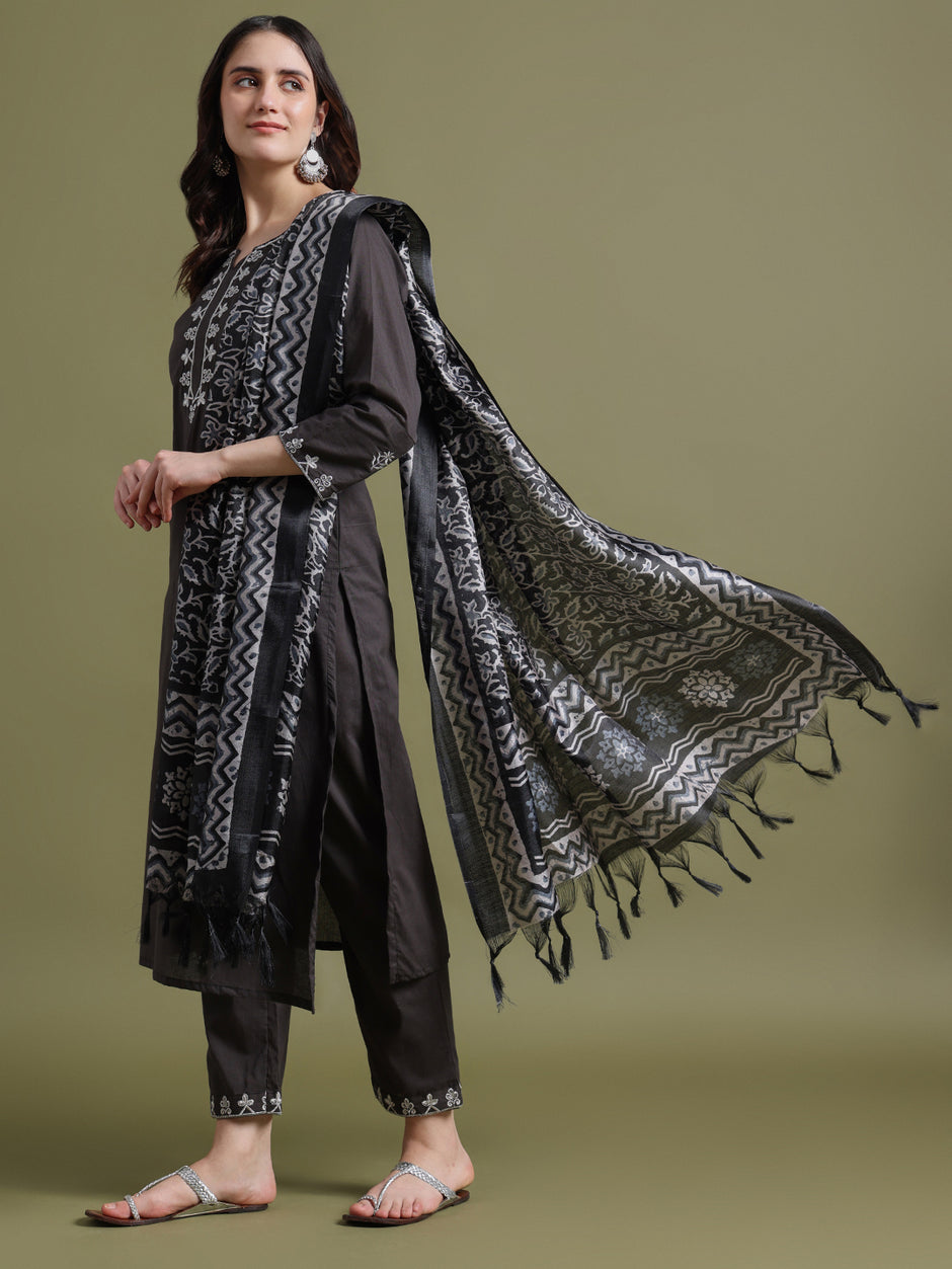 Style Jaipur - Buy Ethnic & Traditional Women Clothing